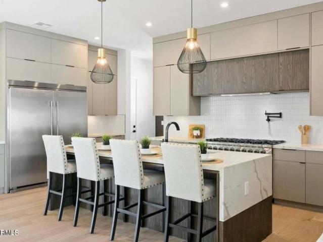 2530 N 28th Pl, Phoenix, AZ 85008