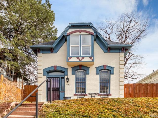 2530 Arapahoe Street