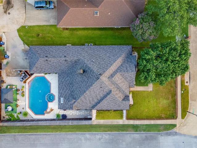 2530 Cresthaven Drive
