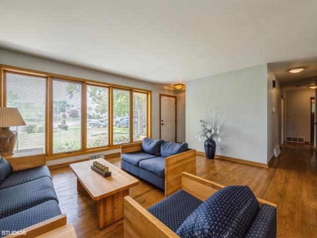 2530 Donald Ct, Glenview, IL 60025 | MLS #12623 | Compass