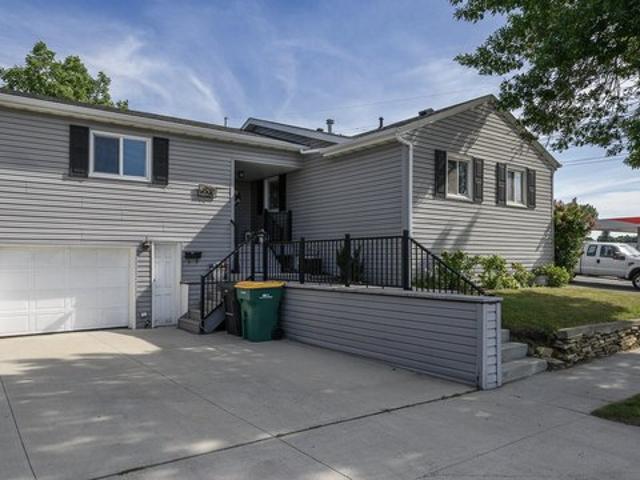 2530 E Rosser Ave, Bismarck, ND 58501