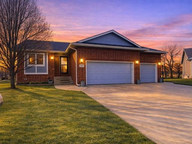 2530 S Prescott Cir, Wichita, KS 67215