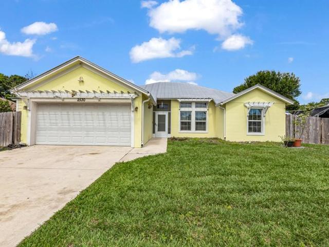 2530 SE Hemsing St, Port Saint Lucie, FL 34984