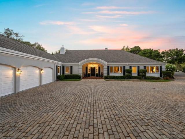 2530 Skyfarm Dr, Hillsborough, CA 94010