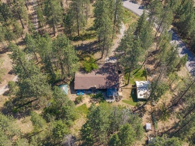 25311 N Lords Ln, Chattaroy, WA 99003