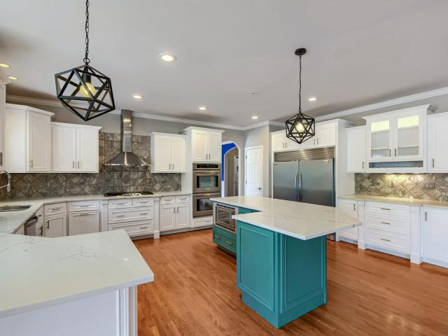 25315 W Wilson Court