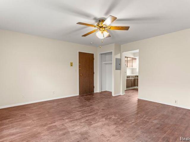 25316 Shiawassee Circle # 104