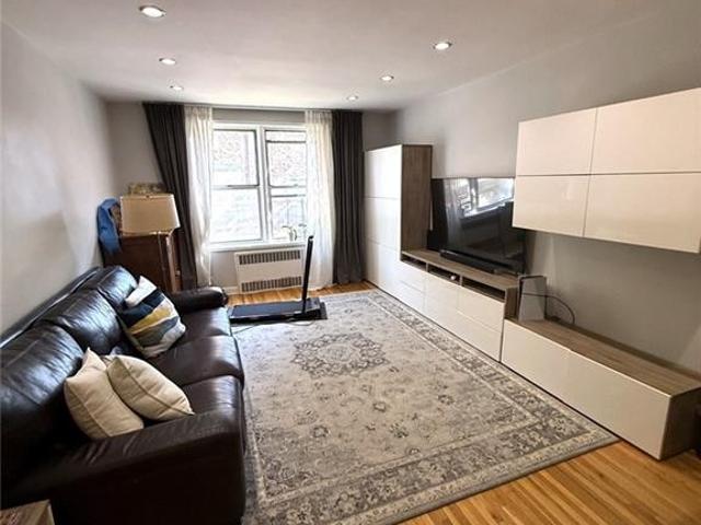 2531 East 7th Street, Unit 1D | Compass
