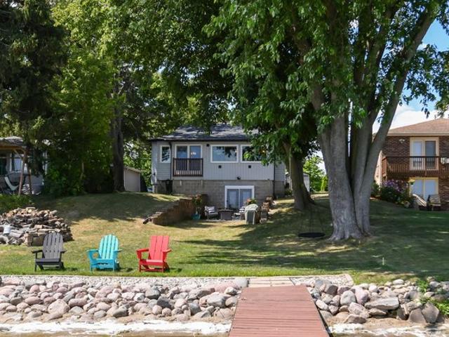 2531 Lakeshore Dr, Dover, WI 53139