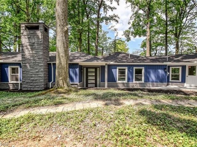2531 Timberline Dr, Willoughby Hills, OH 44094