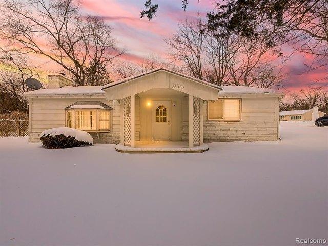 25323 Orchard Lake Rd, Farmington Hills, MI 48336