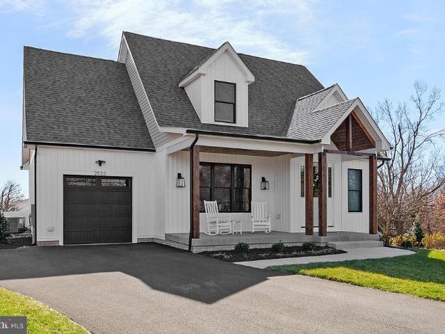 2532 Middle Road
