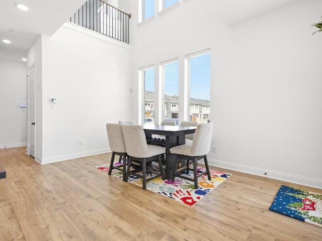 2532 Campden Mews