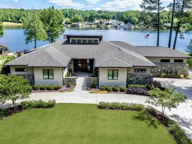 2532 Holiday Ave, Zebulon, NC 27597