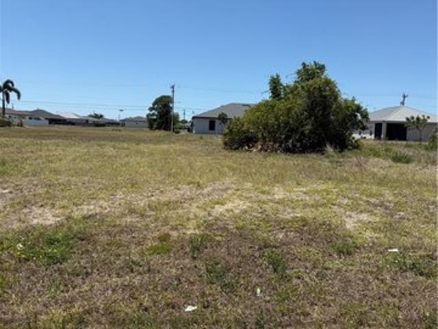 2532 Santa Barbara Blvd N, Cape Coral, FL 33993