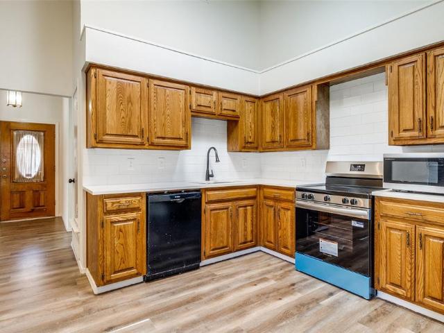 2533 Montclair Lane