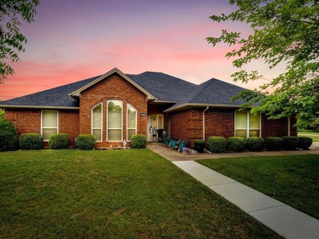 2533 Brandon Ln, Burleson, TX 76028