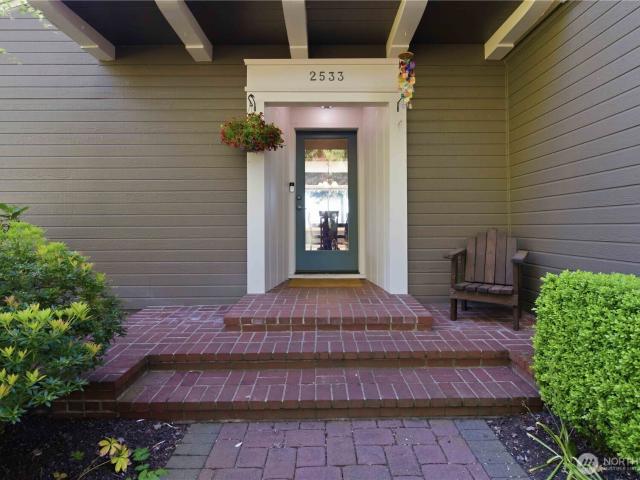 2533 Cascade Way