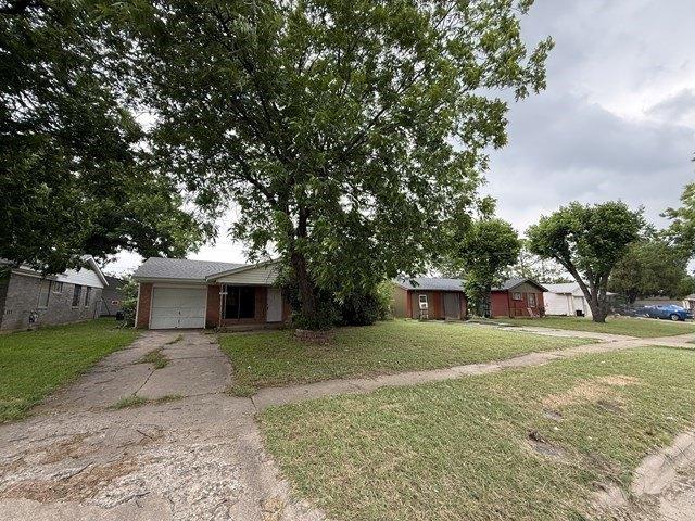 2533 Crestbrook Ln, Grand Prairie, TX 75052