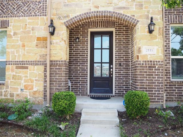 2533 Gramercy Park Drive