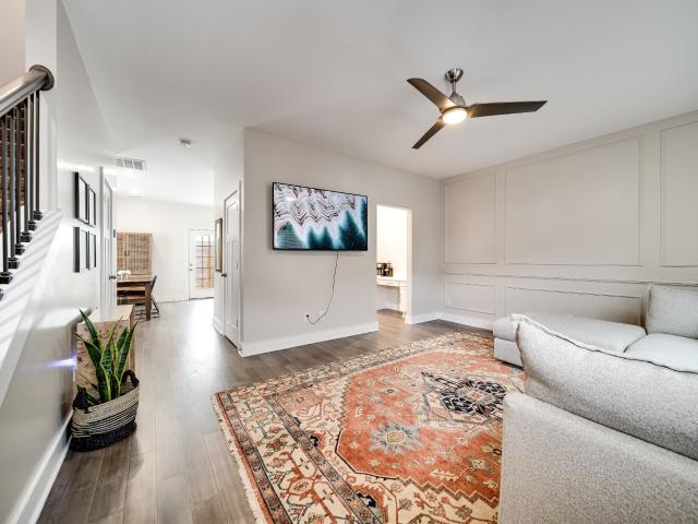 2533 Hanford Ave
