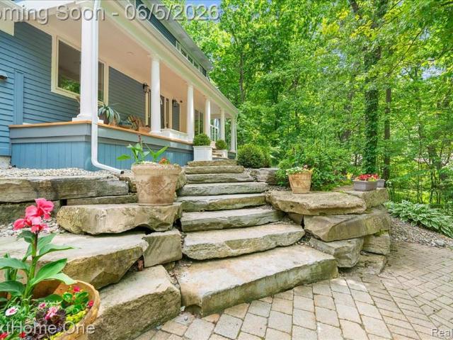 2533 Spring Grove Drive