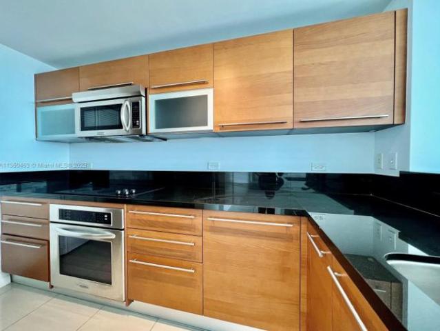 253 2nd St NE #4404, Miami, FL 33132