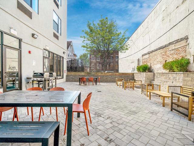 253 Academy St # 304