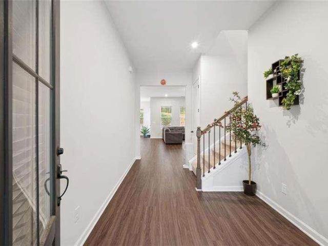 253 Birchwood Row