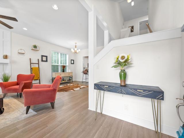 253 Birnam Wood Trce