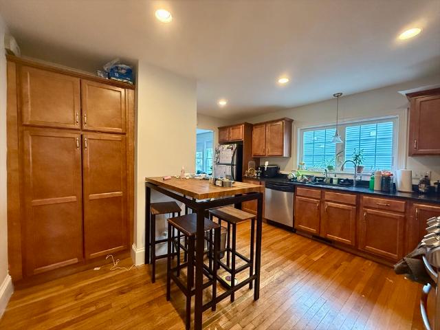 253 Brown St, Unit 1, Waltham, MA 02453 | MLS #73496