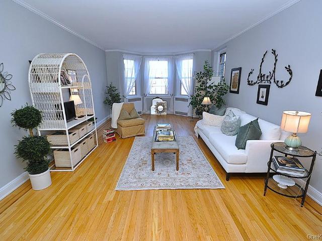 253 Garth Road 6J