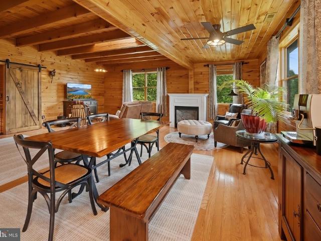 253 Gleanings Drive