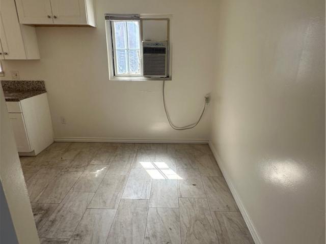 253 E Villa Street 6