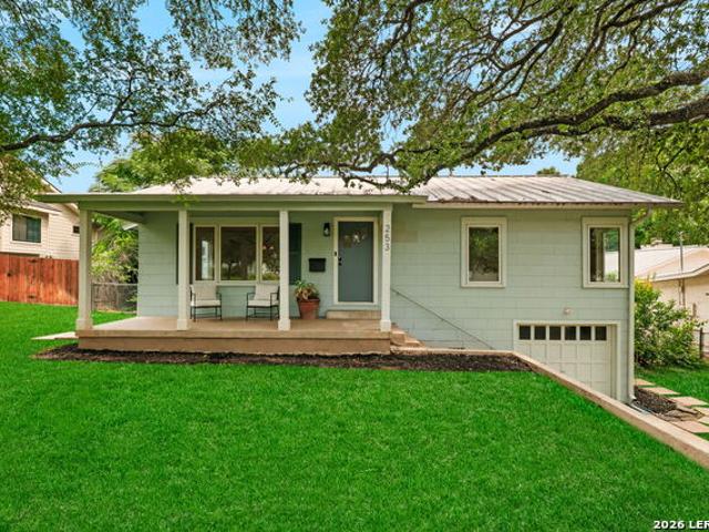 253 E Edgewood Pl