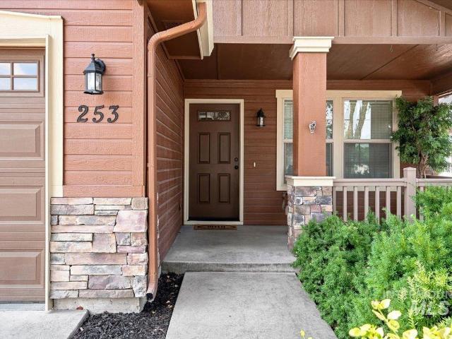 253 E Indian Rocks Ct