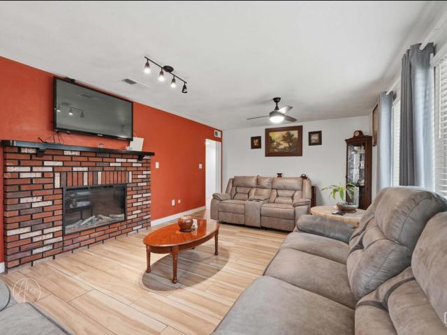 253 E Mckee Road