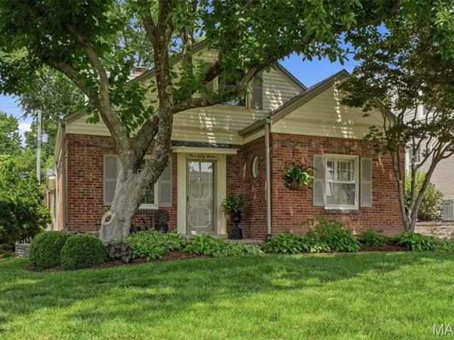 253 Elm Ave, Glendale, MO 63122