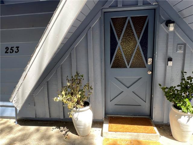253 La Casita
