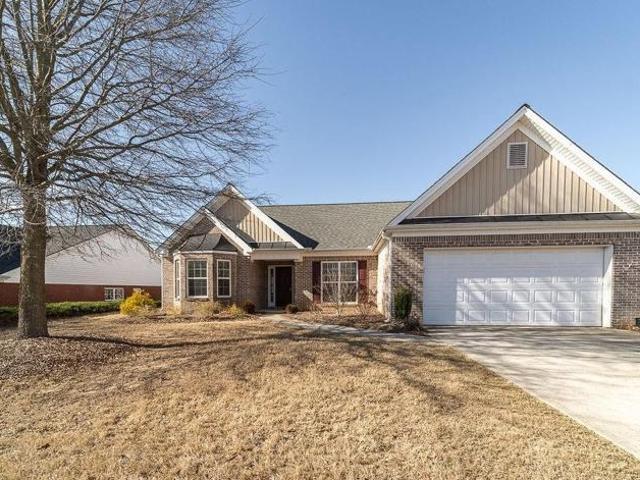 253 Lakeview Bend Cir, Jefferson, GA 30549