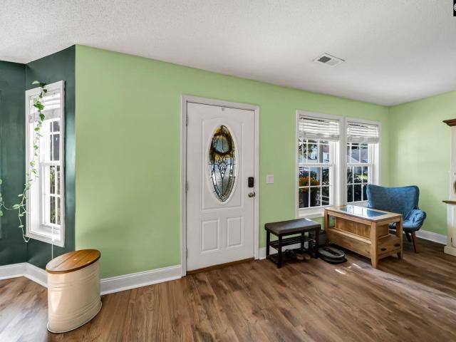 253 Montclaire Circle
