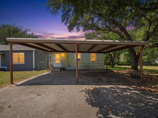 253 N Pecan St, Van, TX 75790