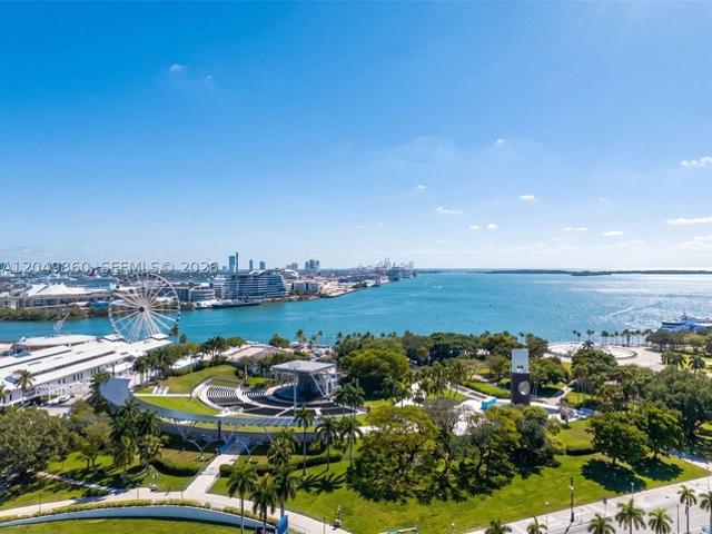 253 NE 2nd St Apt 424, Miami, FL 33132