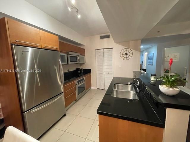 253 NE 2nd St, Unit 1008, Miami, FL 33132 | MLS #A11978 | Compass