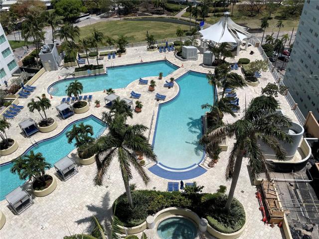 253 NE 2nd St, Unit 1707, Miami, FL 33132 | MLS #A11975 | Compass