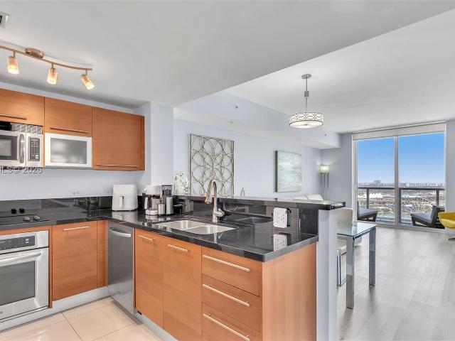 253 NE 2nd St, Unit 2209, Miami, FL 33132 | MLS #A11991 | Compass