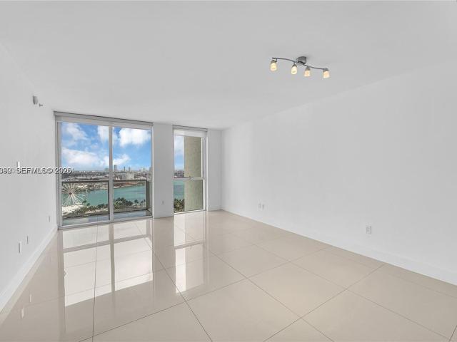 253 NE 2nd St, Unit 2307, Miami, FL 33132 | MLS #A11991 | Compass