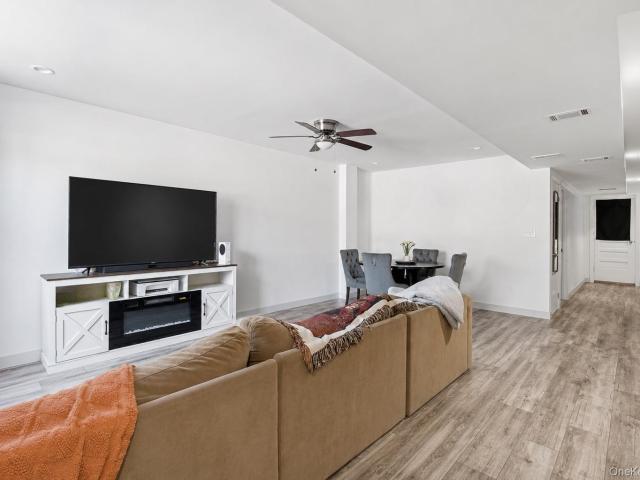 253 Robinson Avenue