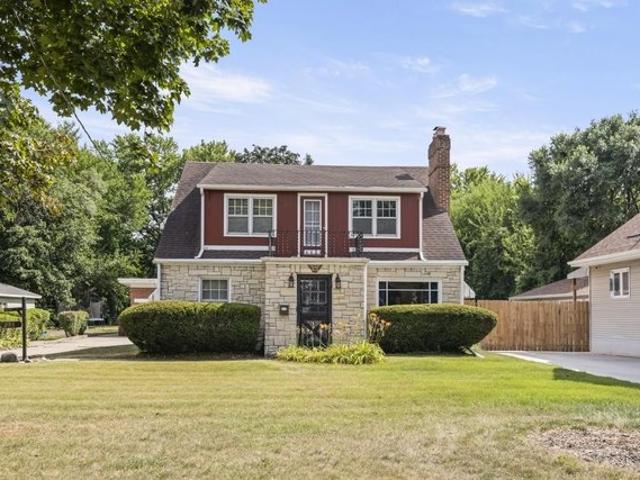 253 River Ln, Loves Park, IL 61111