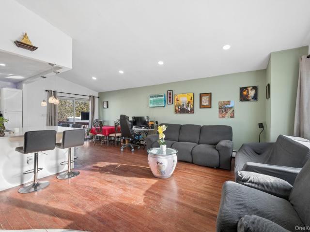 253 W 20th Street